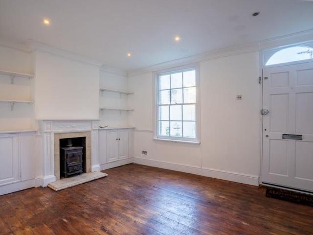 2 bedroom cottage to rent