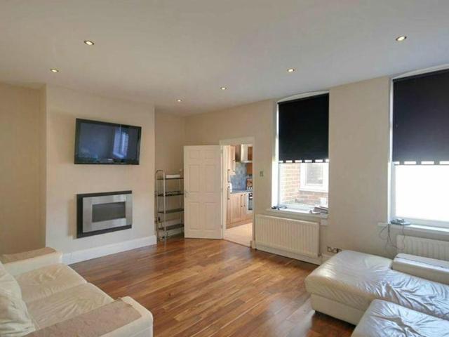 2 bedroom cottage to rent