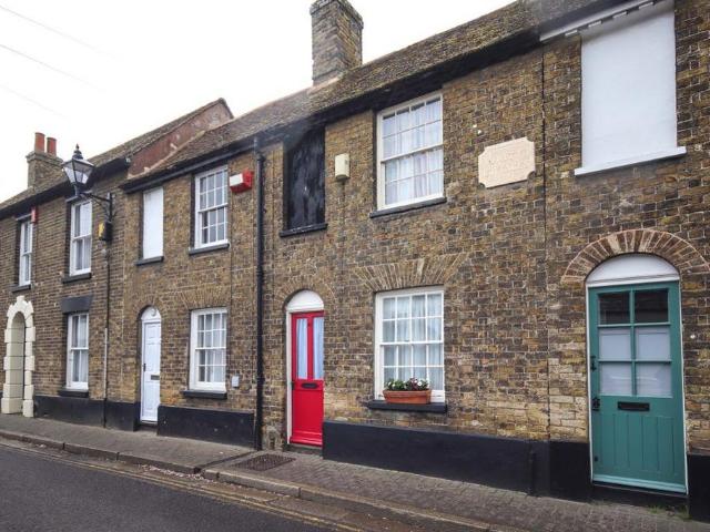 2 bedroom cottage to rent