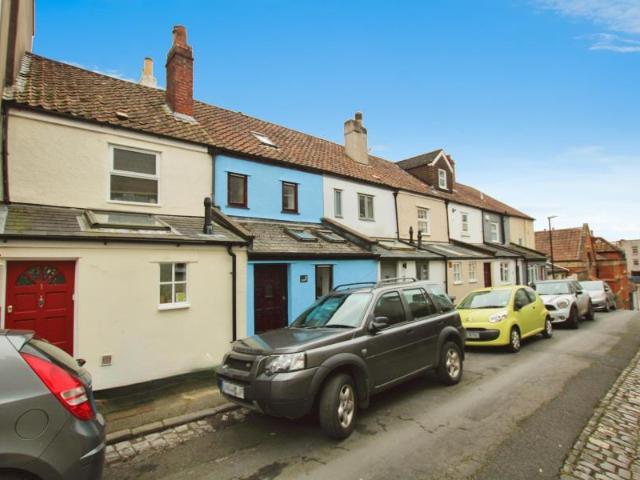 2 bedroom cottage to rent