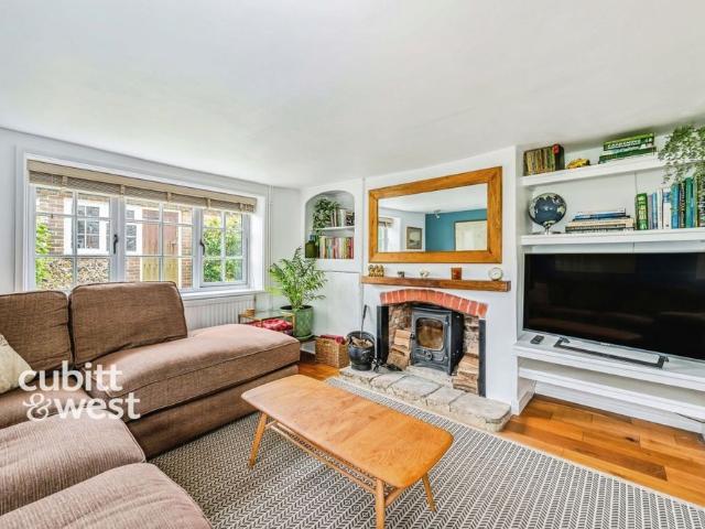 2 bedroom cottage to rent