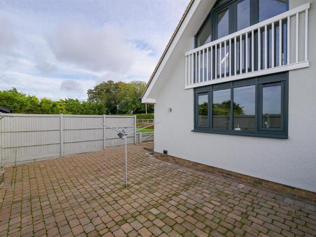 2 bedroom cottage to rent
