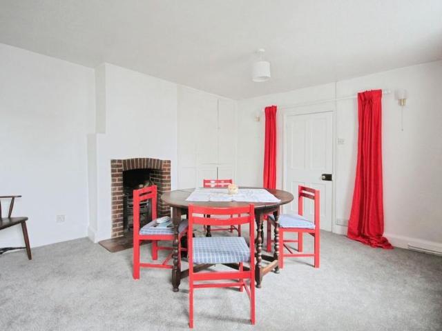2 bedroom cottage to rent