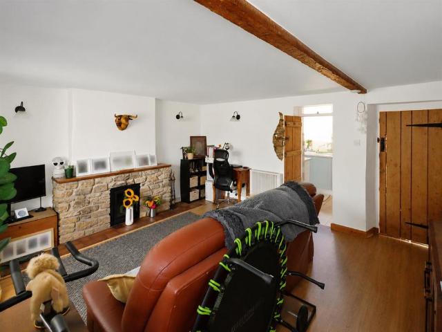 2 bedroom cottage to rent