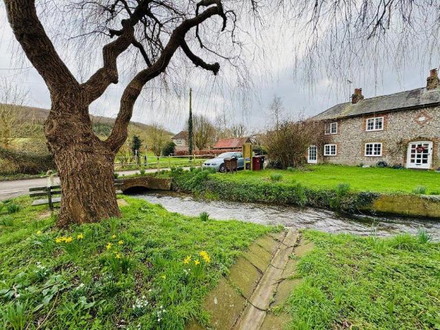2 bedroom cottage to rent