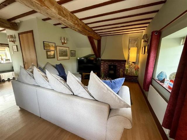 2 bedroom cottage to rent