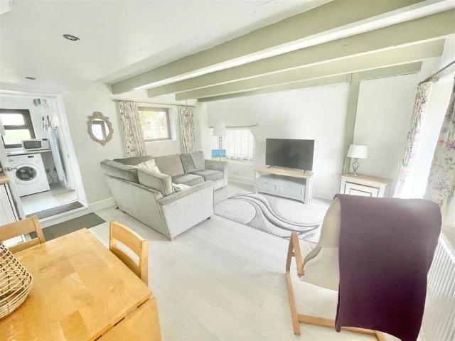 2 bedroom cottage to rent