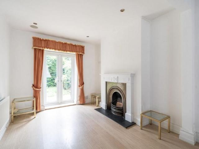 2 bedroom cottage to rent