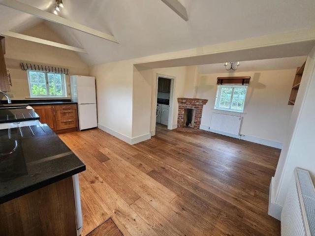 2 bedroom cottage to rent