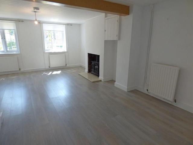 2 bedroom cottage to rent