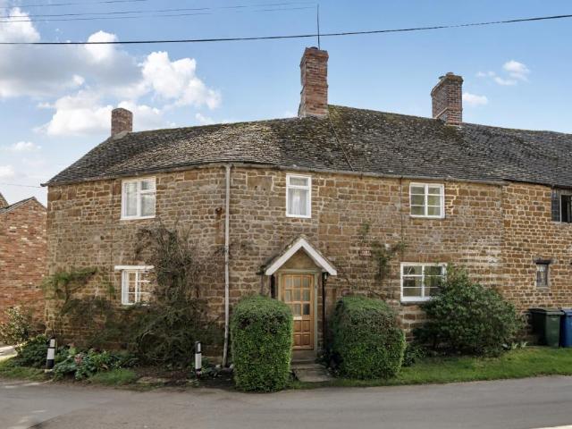 2 bedroom cottage to rent