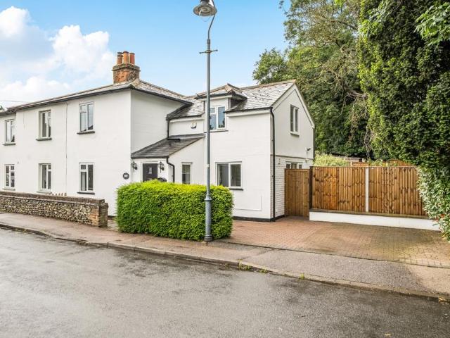 2 bedroom cottage to rent