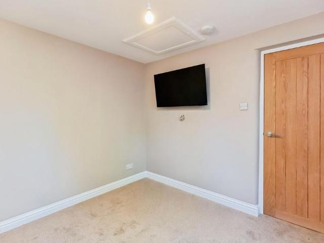 2 bedroom cottage to rent
