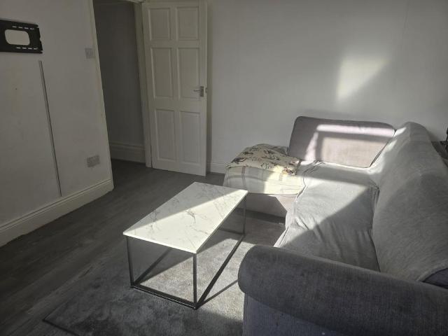 2 bedroom cottage to rent