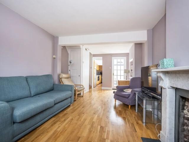 2 bedroom cottage to rent