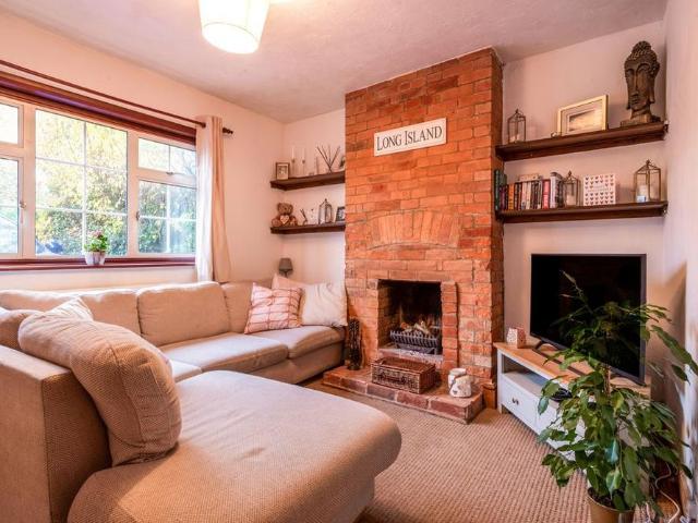 2 bedroom cottage to rent