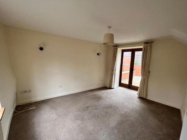 2 bedroom cottage to rent