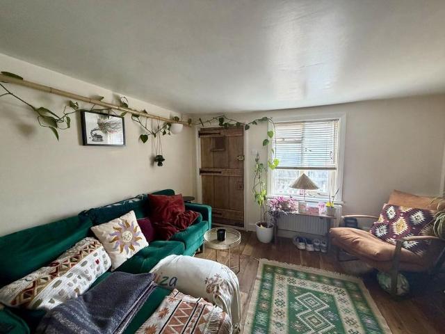 2 bedroom cottage to rent
