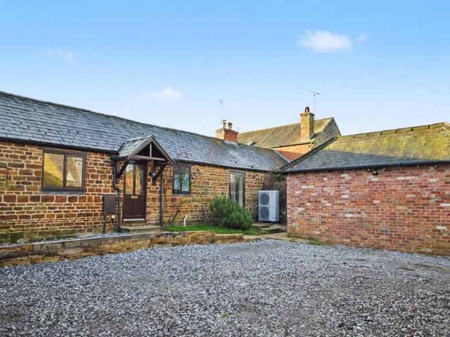 2 bedroom cottage to rent