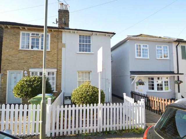 2 bedroom cottage to rent
