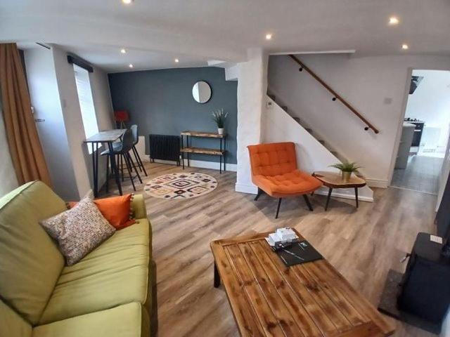 2 bedroom cottage to rent
