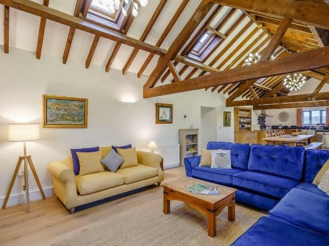2 bedroom cottage to rent