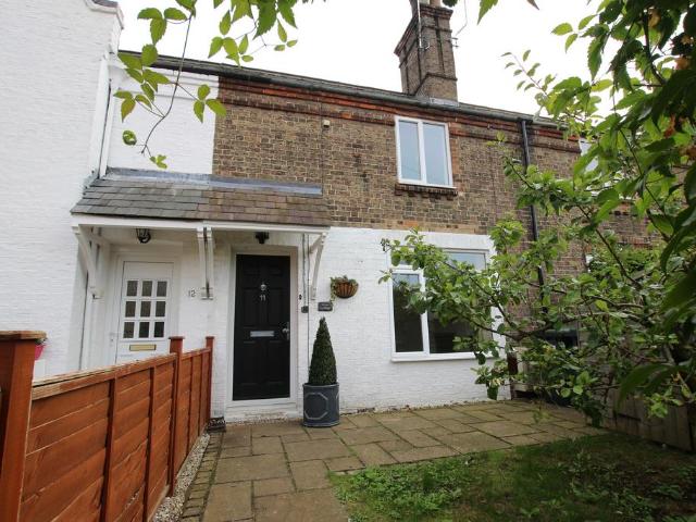 2 bedroom cottage to rent