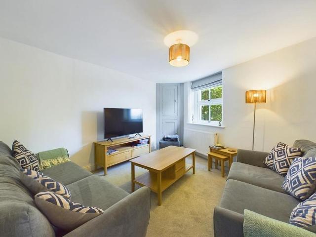 2 bedroom cottage to rent