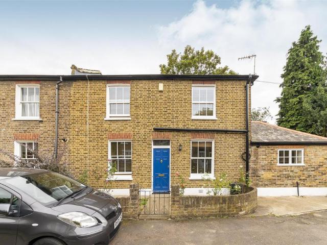 2 bedroom cottage to rent