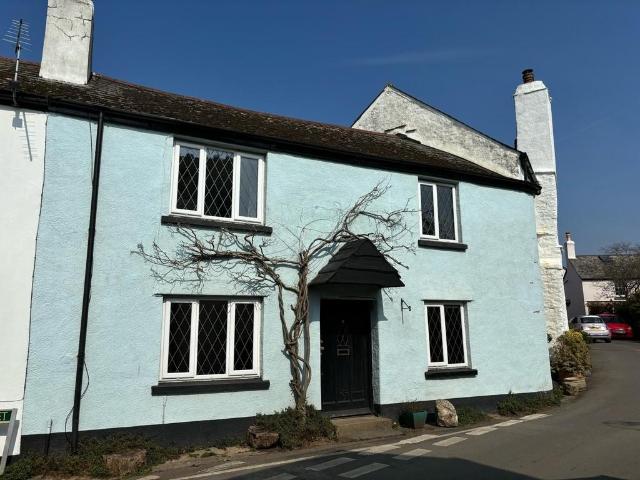 2 bedroom cottage to rent