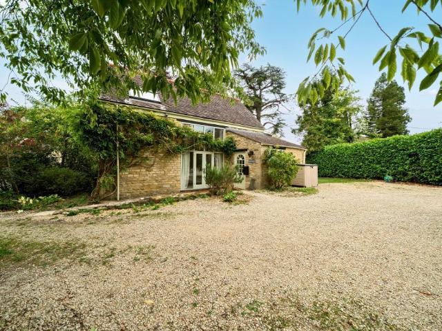 2 bedroom cottage to rent