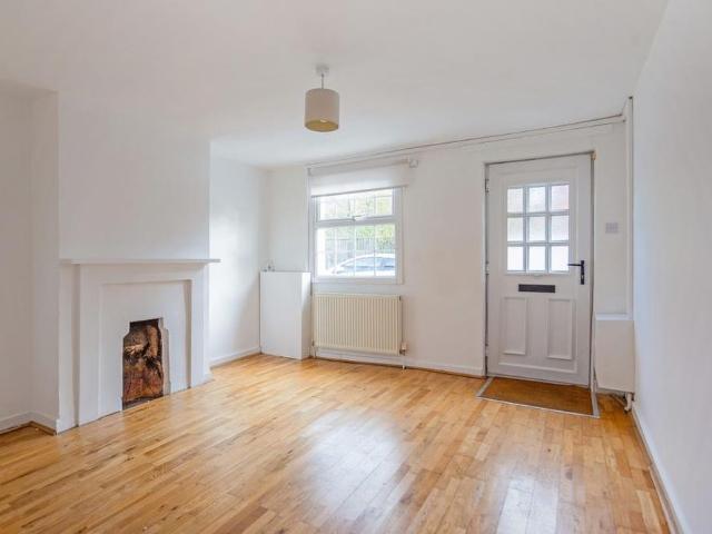 2 bedroom cottage to rent