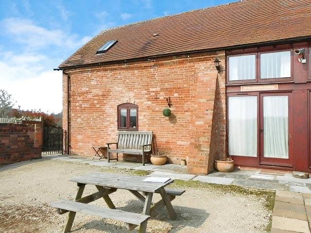 2 bedroom cottage to rent
