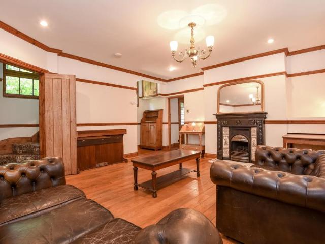 2 bedroom cottage to rent