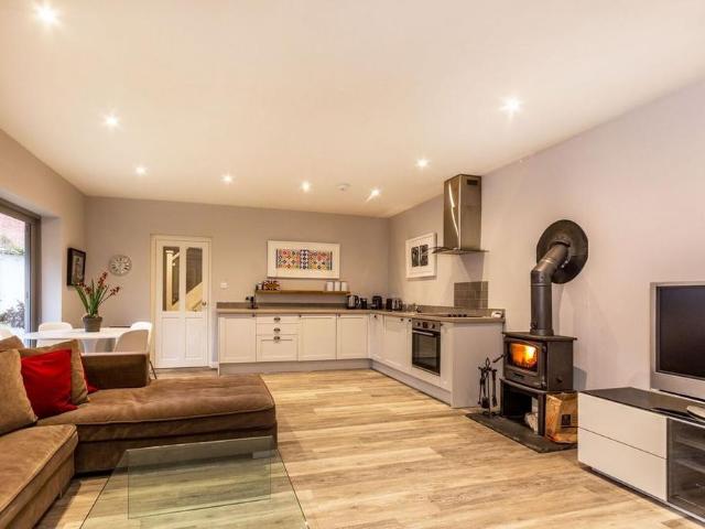 2 bedroom cottage to rent