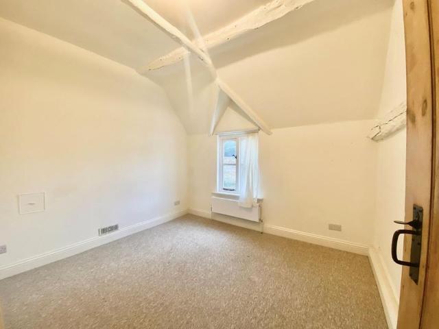 2 bedroom cottage to rent