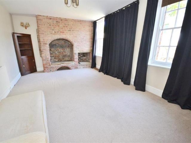 2 bedroom cottage to rent