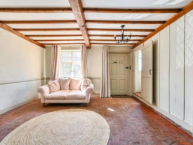2 bedroom cottage to rent