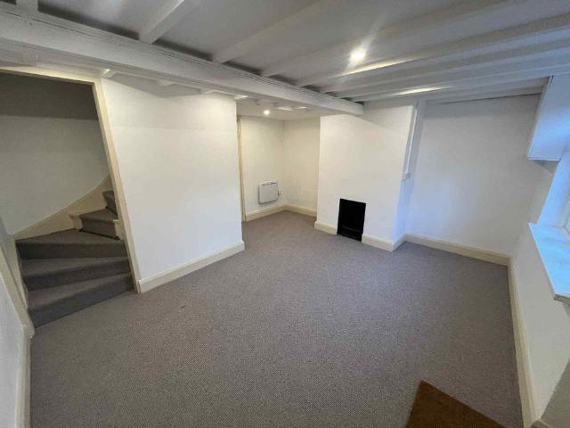 2 bedroom cottage to rent