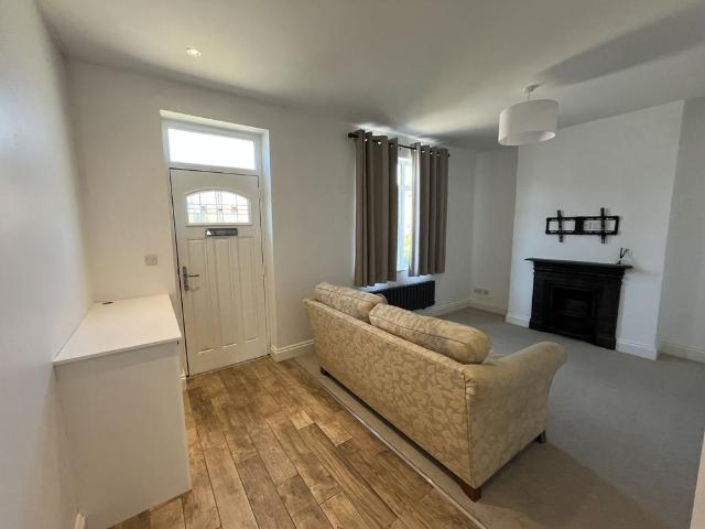 2 bedroom cottage to rent