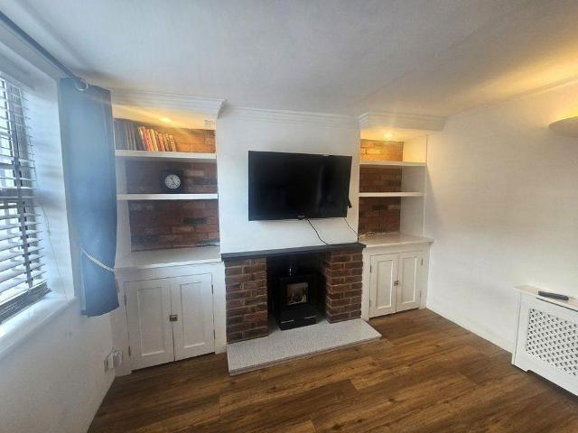 2 bedroom cottage to rent