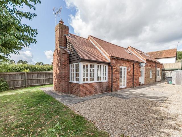 2 bedroom cottage to rent