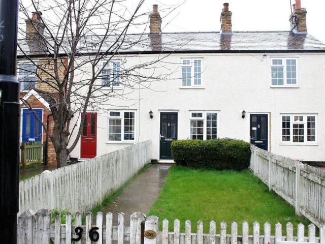 2 bedroom cottage to rent