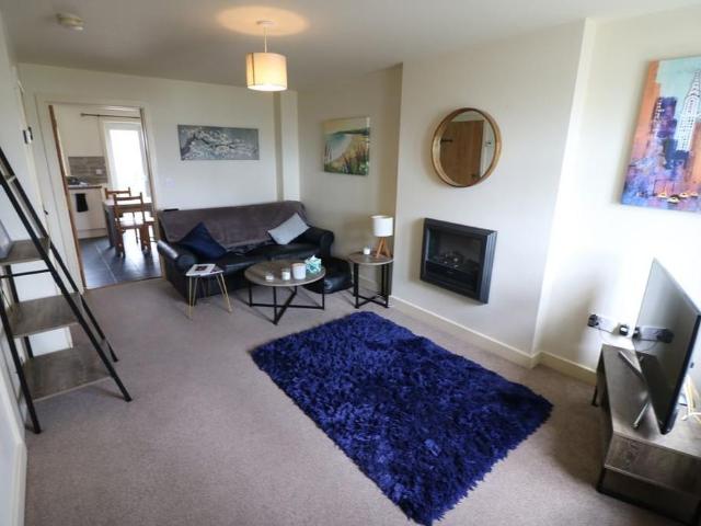 2 bedroom cottage to rent
