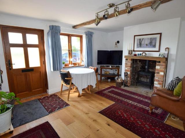 2 bedroom cottage to rent