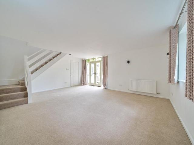 2 bedroom cottage to rent