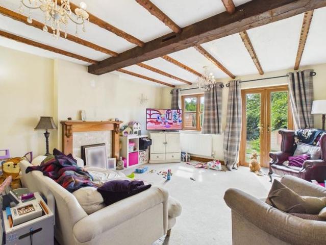 2 bedroom cottage to rent