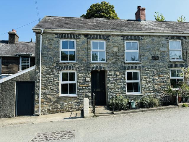 2 bedroom cottage to rent