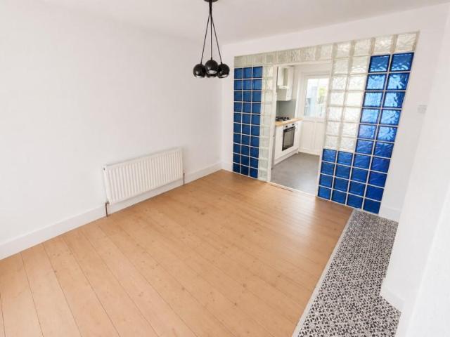 2 bedroom cottage to rent