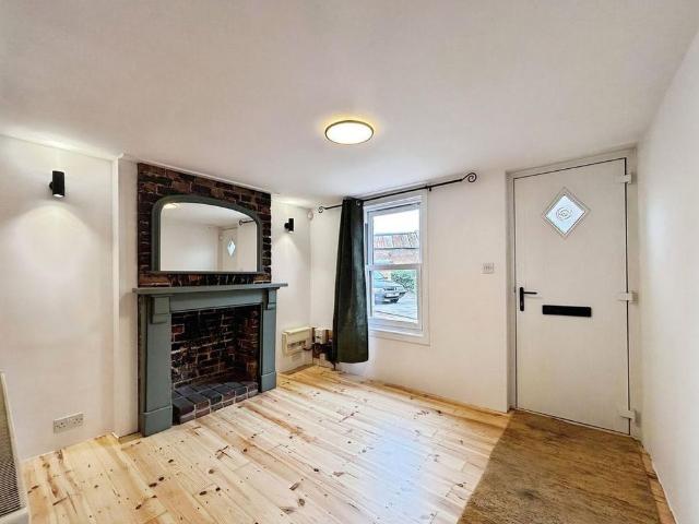 2 bedroom cottage to rent